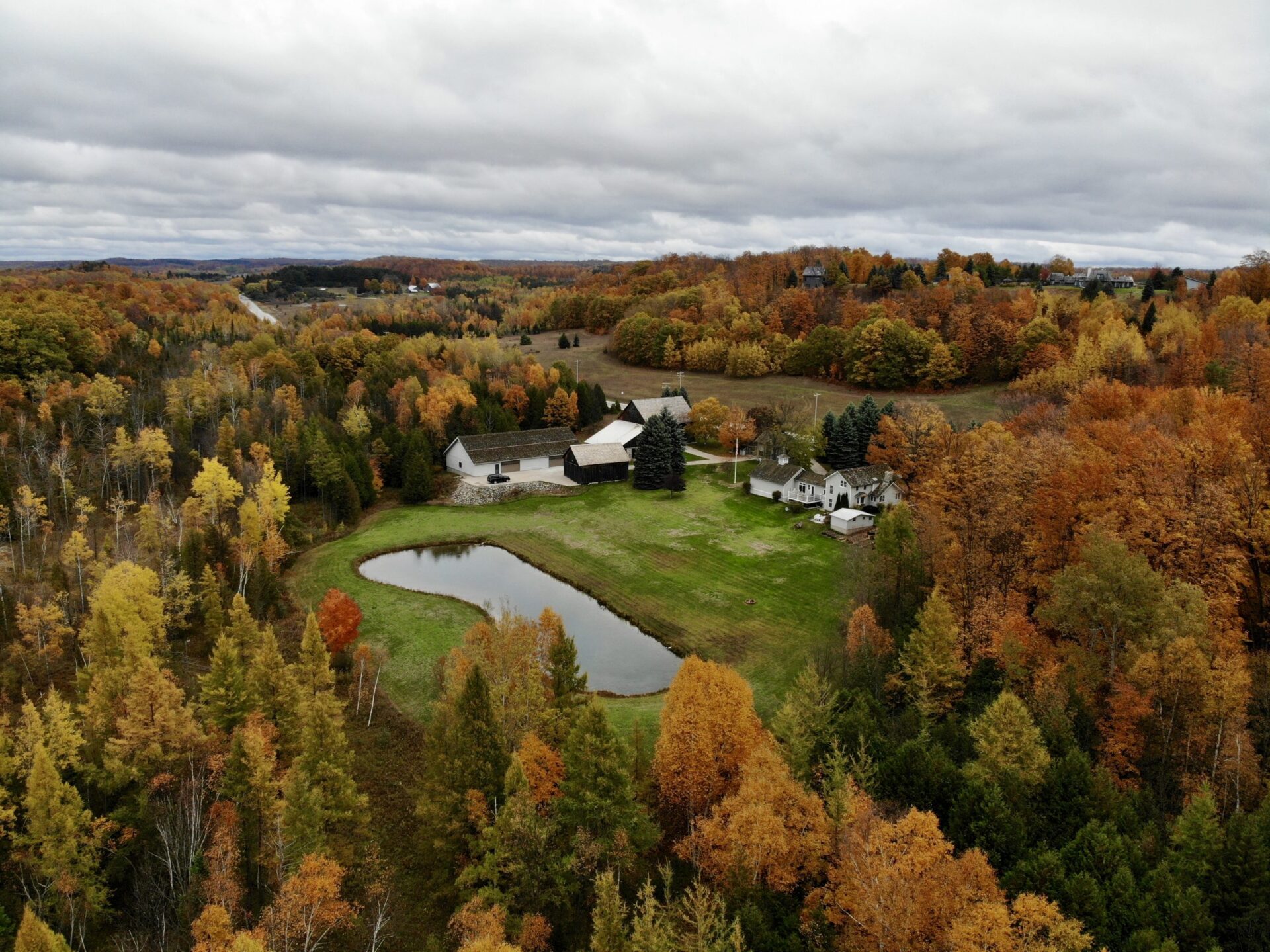 Fall Foliage Tour - West Michigan - Dennison Roofing & Gutter Toppers