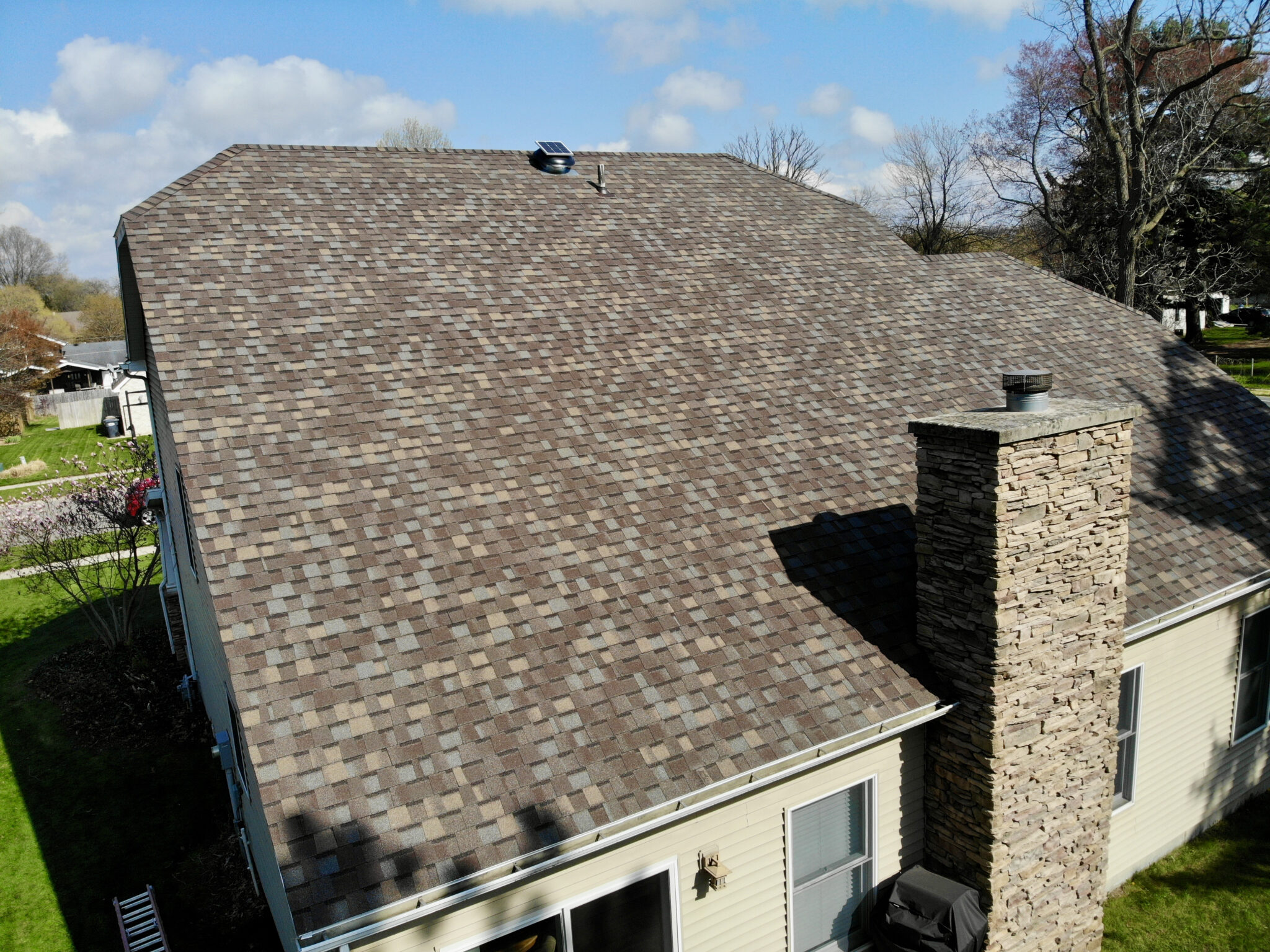 LandMark Pro Prairie Wood Lifetime Warranty Shingles - Dennison Roofing ...